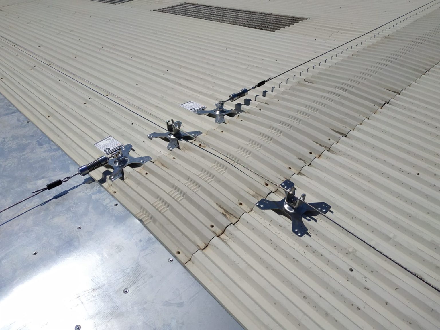 Líneas de Vida horizontales - Accés Vertical Grup